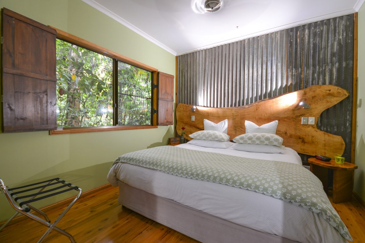 Pioneer Cottage - Crater Lakes Rainforest Cottages - accommodation on ...